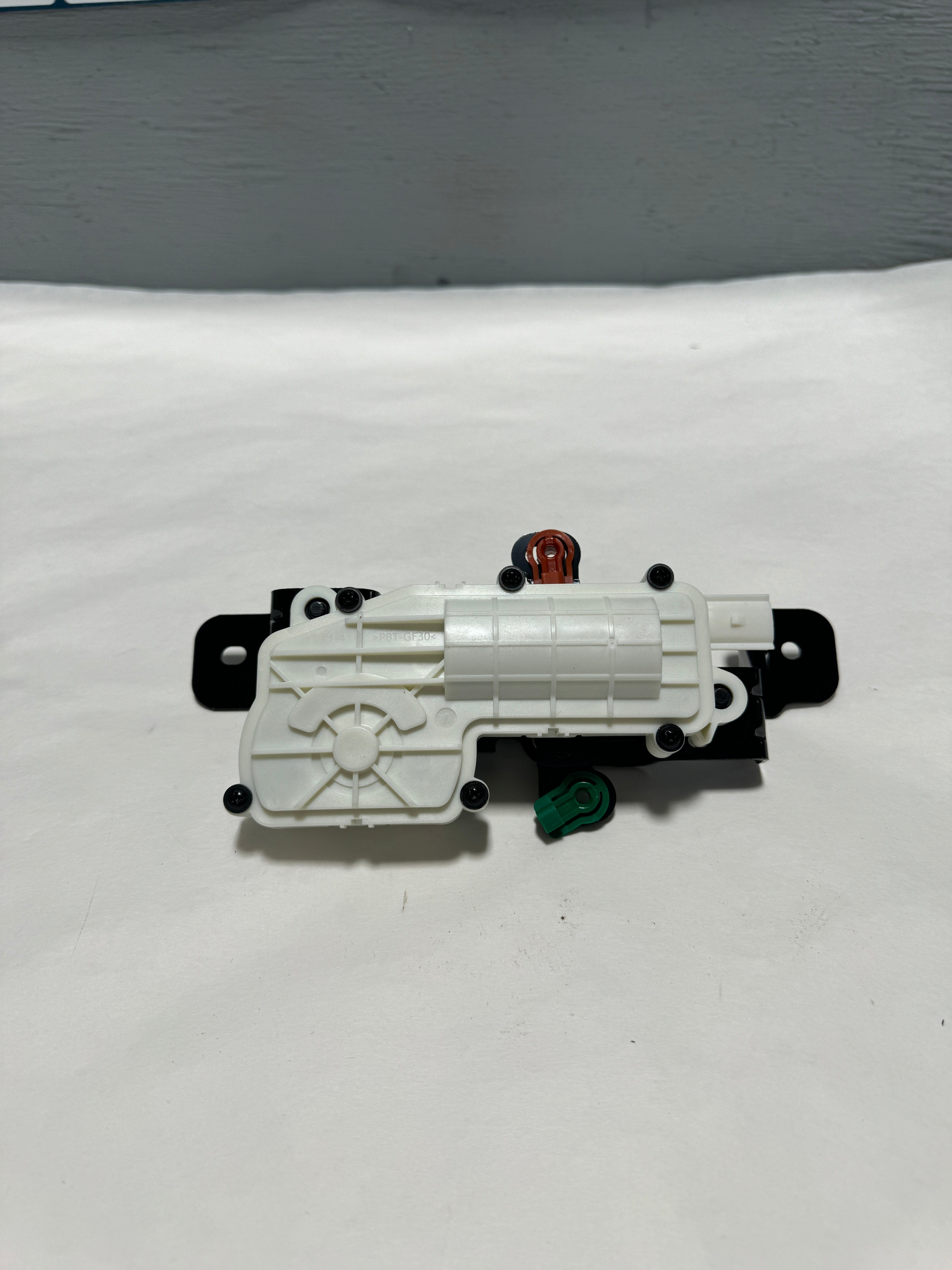 2019-2023 Sierra or Silverado Tailgate Lock Actuator Latch Motor OEM ...