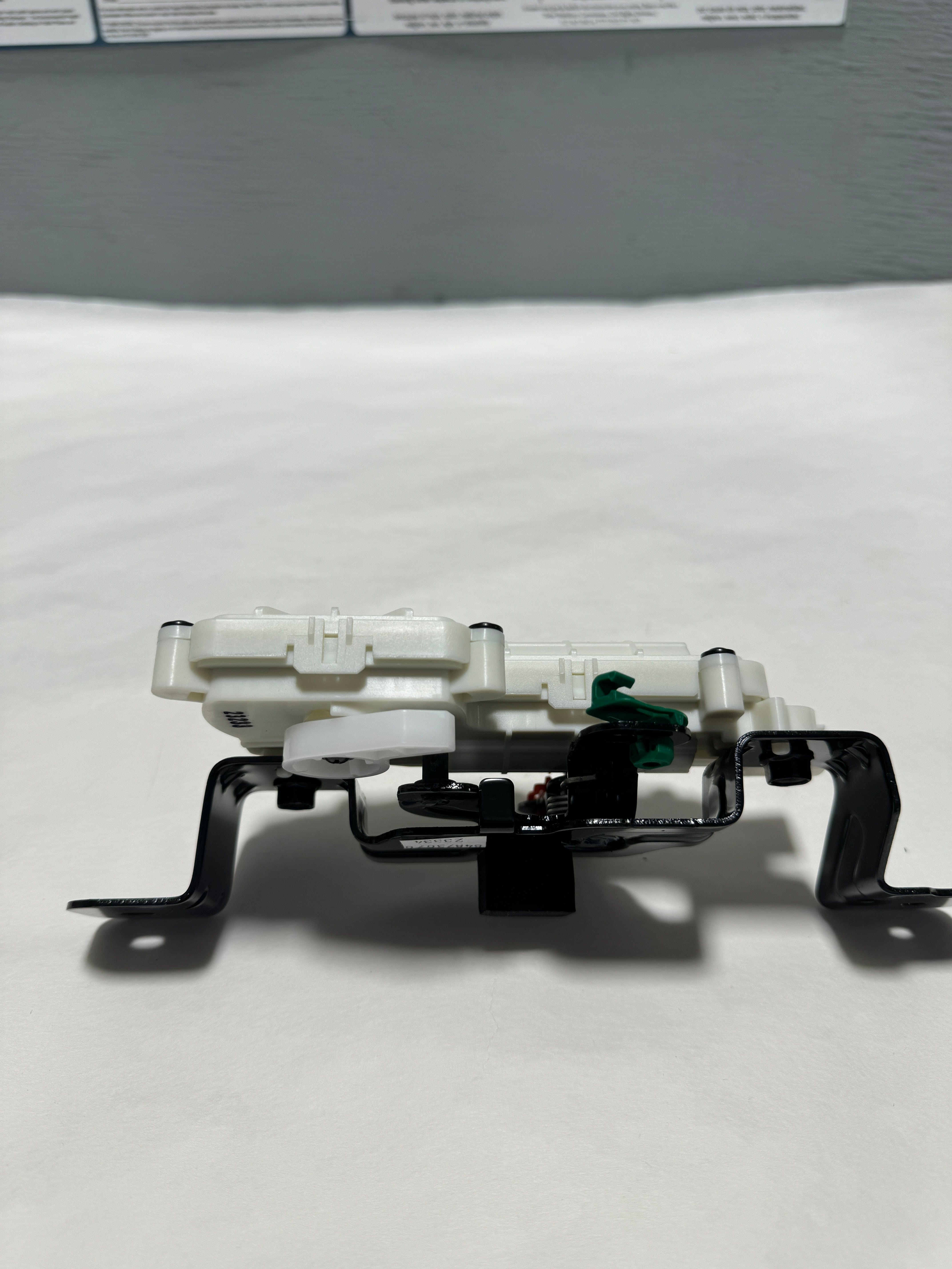 2019-2023 Sierra or Silverado Tailgate Lock Actuator Latch Motor OEM ...