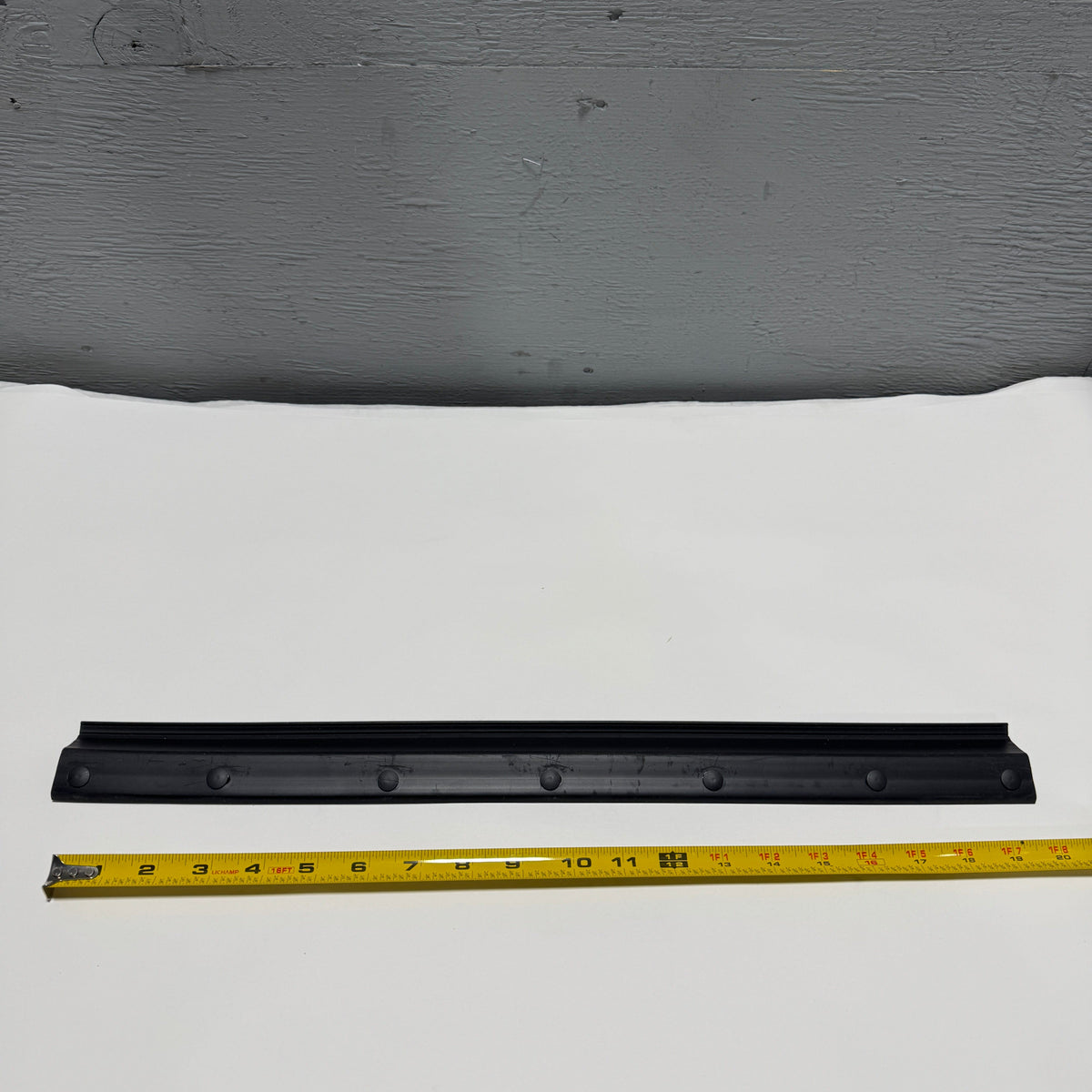 2019-2024 Buick Enclave Liftgate Upper Weatherstrip Seal OEM – Conquest ...